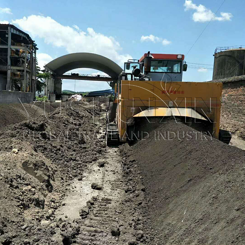 Crawler Type Compost Turner - Yushunxin fertilizer production equipment